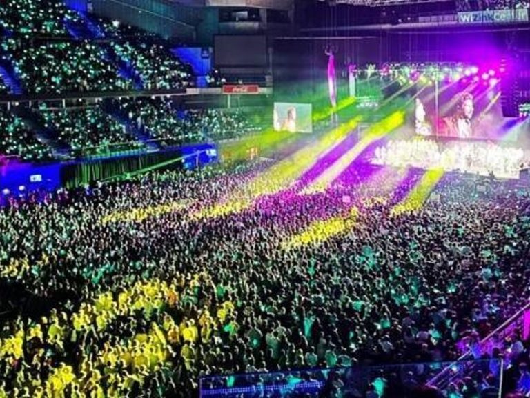 Hakuna Group Music. Concierto en WiZink Center, Madrid. 6 enero 2024 ...